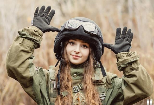 军事迷心中的女神，俄罗斯的小龙女，竟如此惊艳_移号推荐信